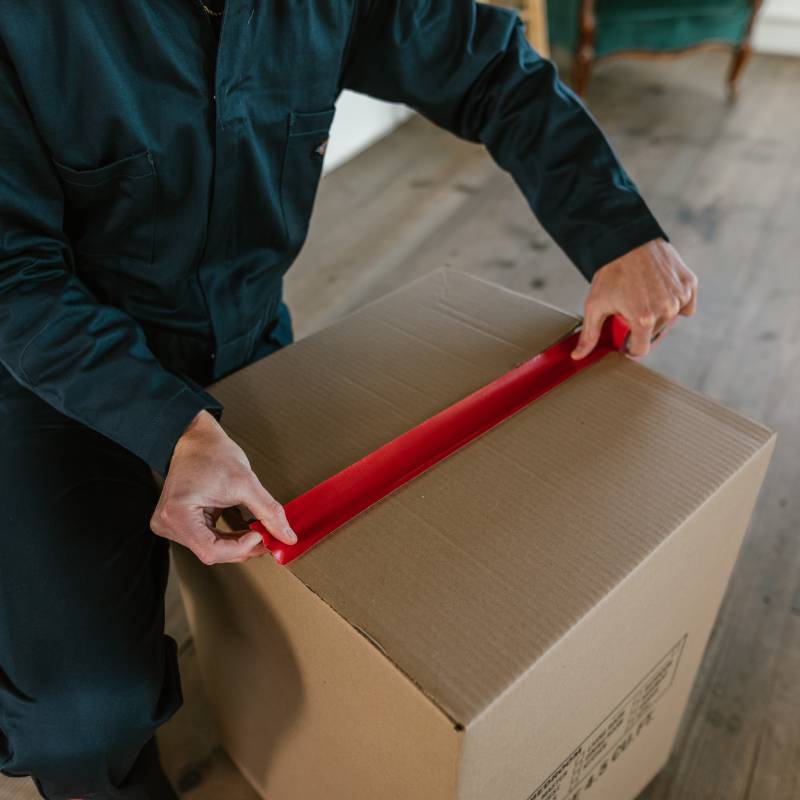 Move In & Move out cleaning service Dubai - Cleanly